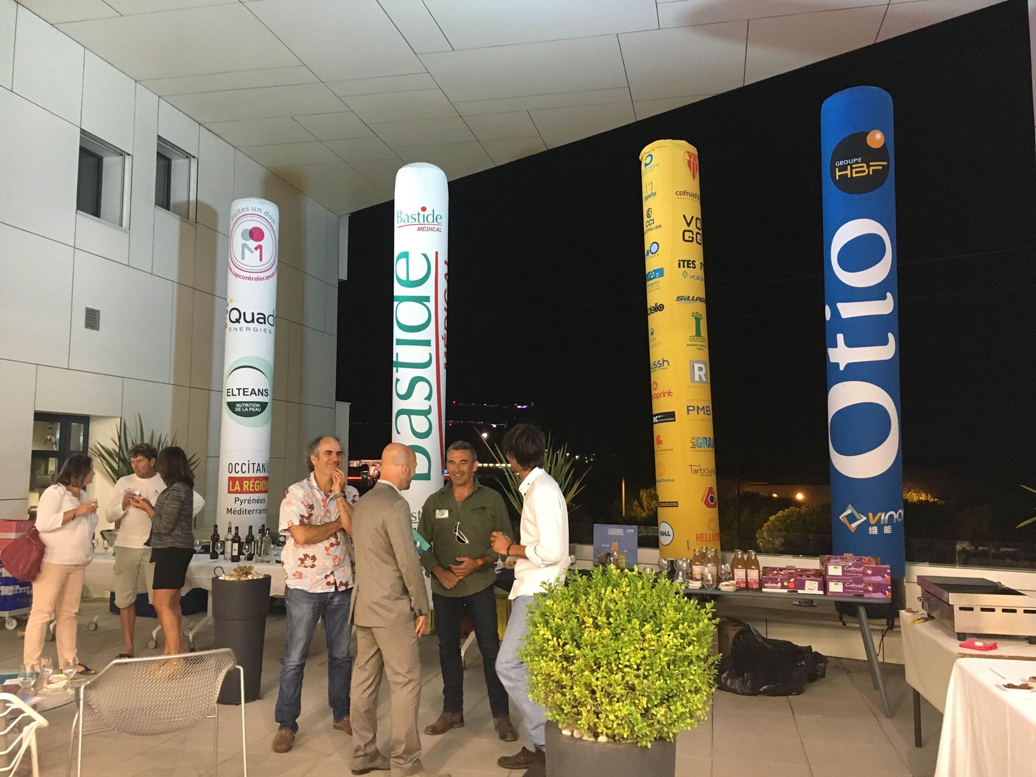 Totem publicitaire gonflable - Vision One